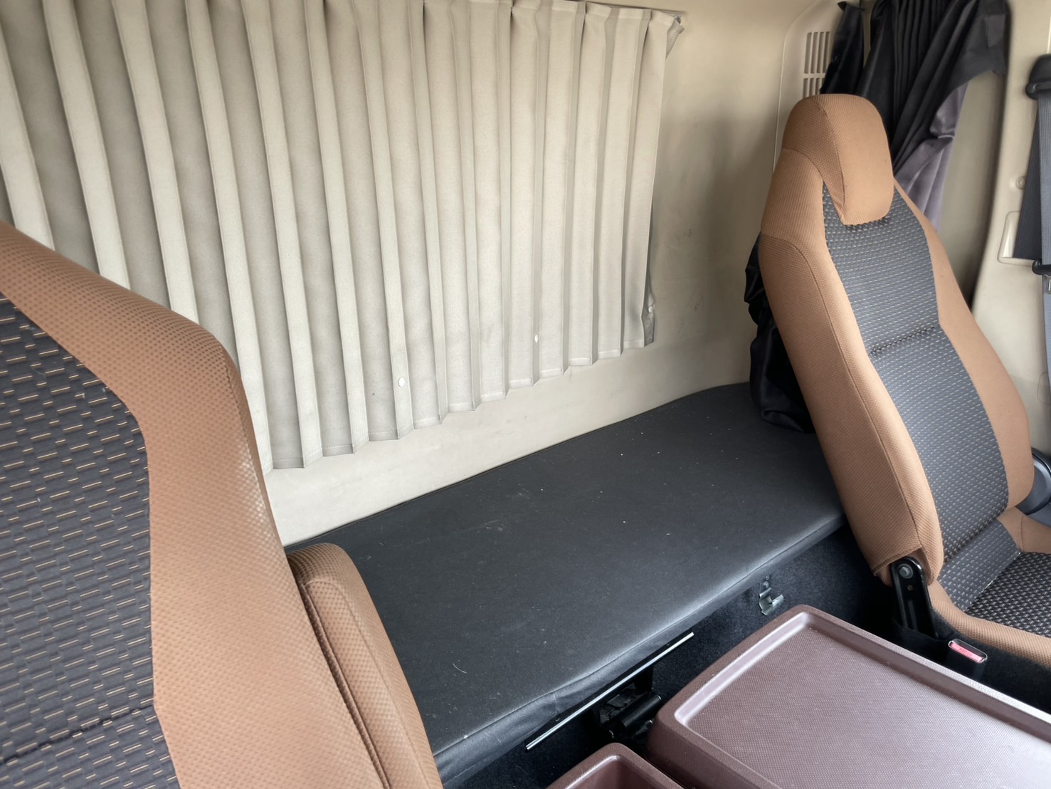 日野 中型ワイド レンジャー アルミウィング 2PG-FD2ABG｜中古販売、買取、リースなら年間取引台数300台以上の、すぐ乗れる【トラックアルデ】